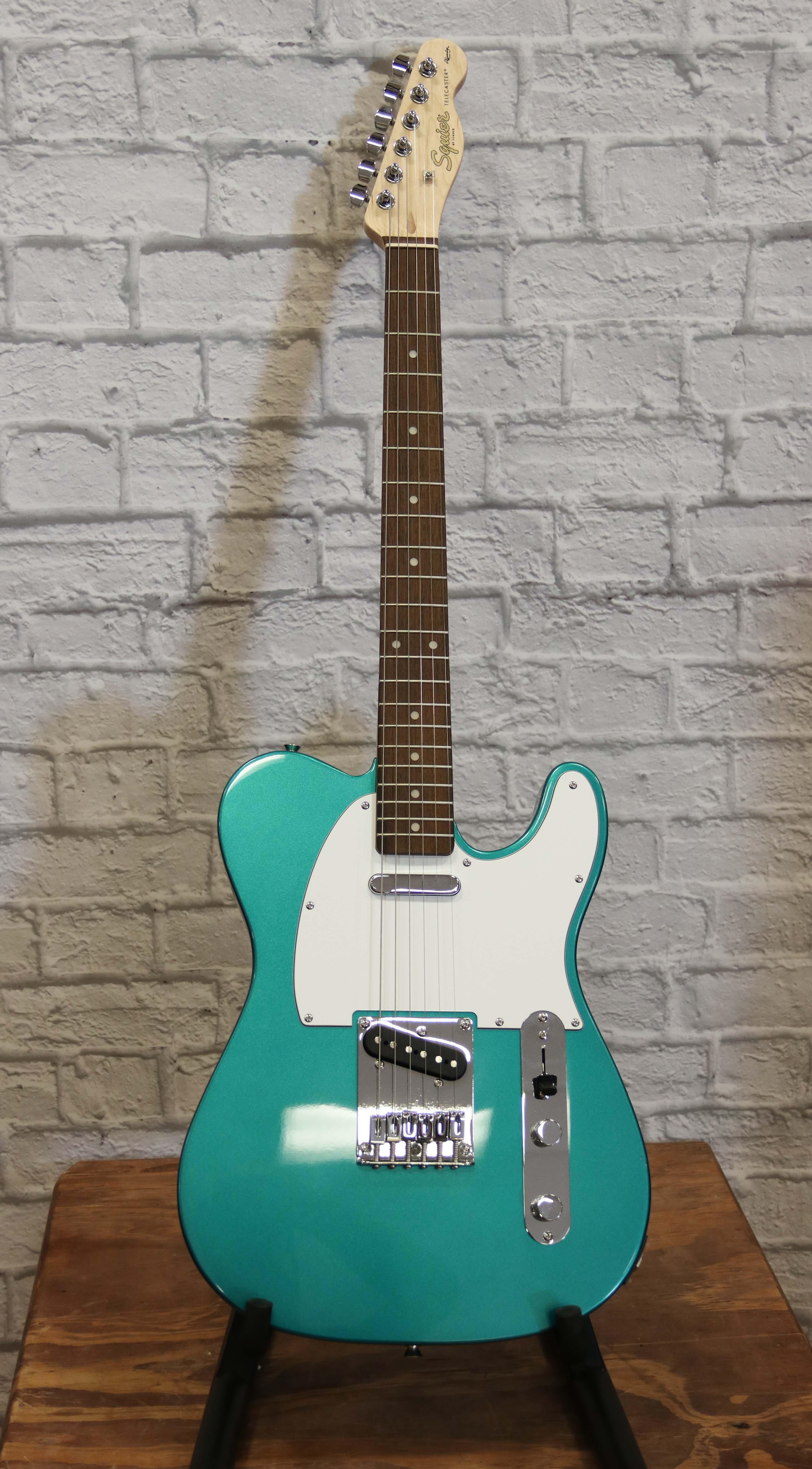 Squier By Fender